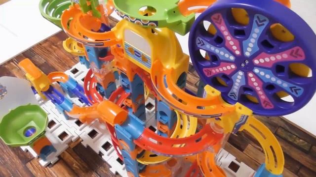 Увлекательное спуск разноцветных водяных шариков! Колесо обозрения x классный спуск — наслаждайтесь