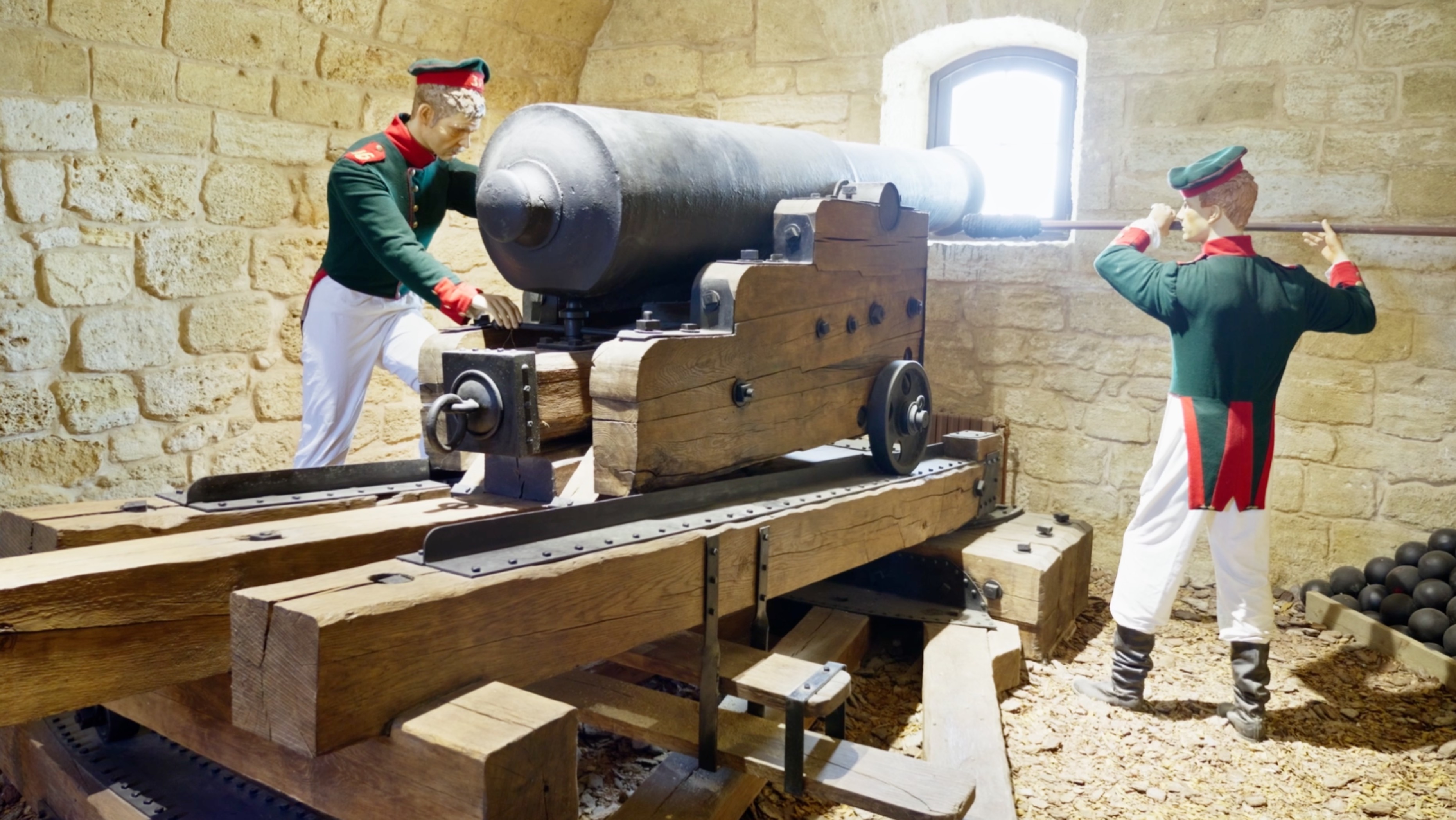 ТРОЕ НА ОДНОГО. Исторические повадки коллективного Запада.
К 170-летию первой Крымской войны