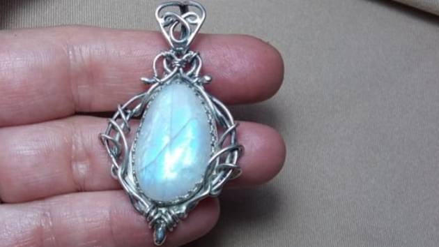 Природные камни с оптическим эффектом