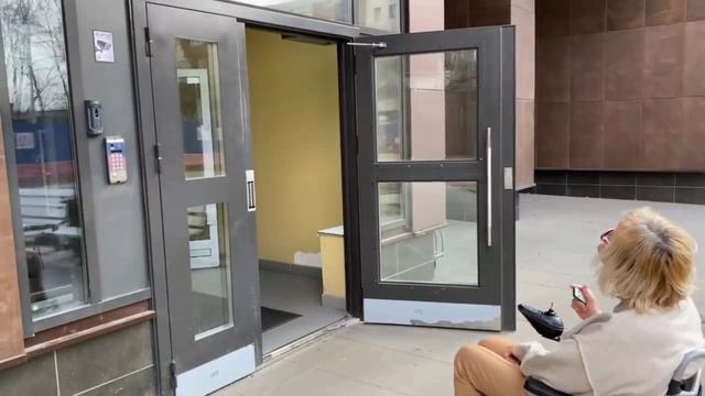 Бутырская межрайонная прокуратура сообщает что доводчик находится в исправном состоянии