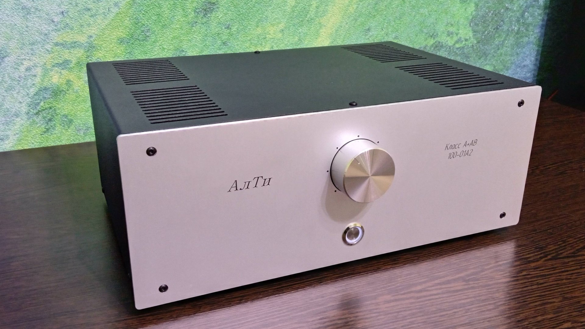 Короткая демонстрация работы усилителя АлТи 100-01А2