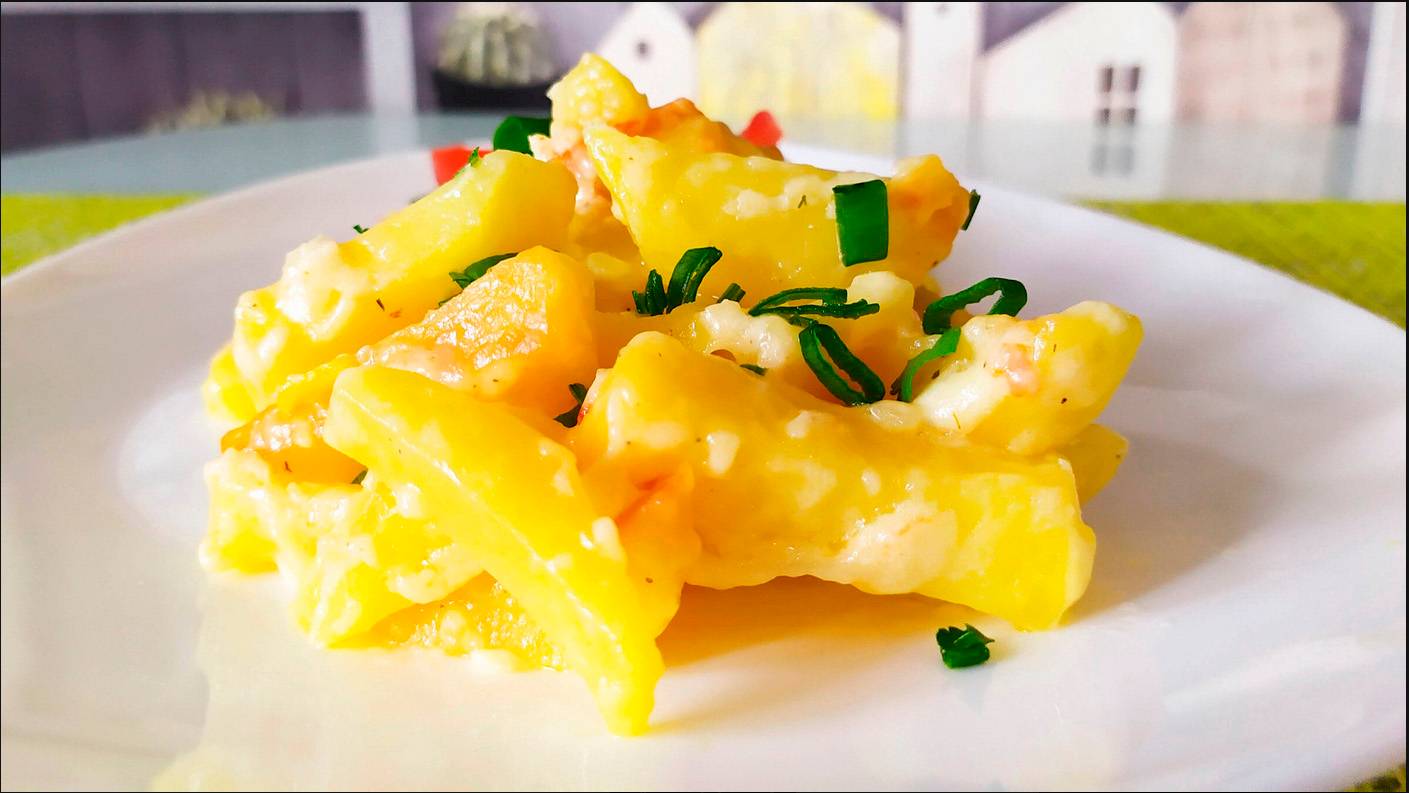 Жареная КАРТОШКА под сметанно-сырным соусом | Нежная, сливочная и ароматная | Просто и вкусно!