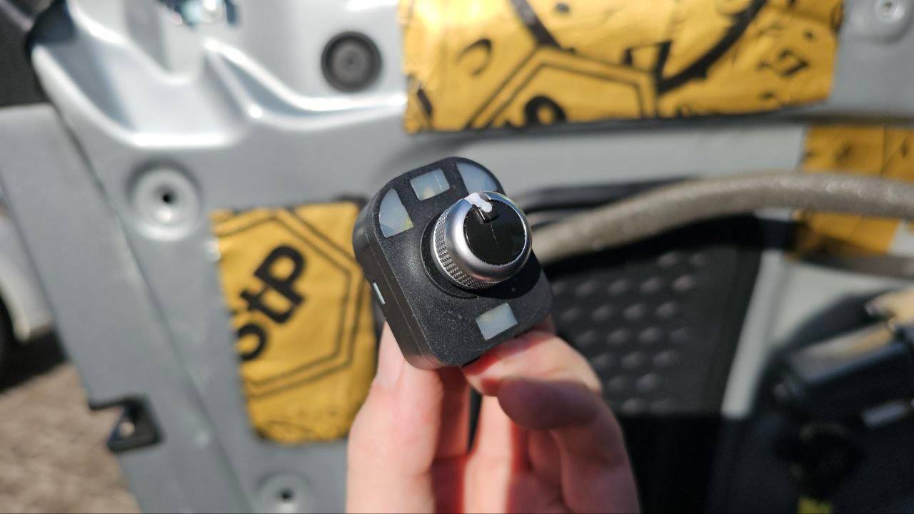 Замена переключателя регулировки зеркал Audi A6 C7 / A7