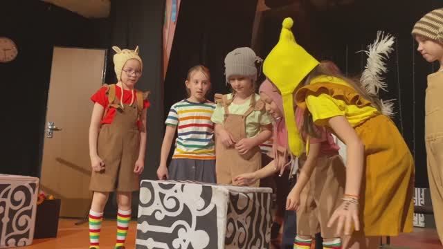 Анонс спектакля «Сказки про Слонёнка»