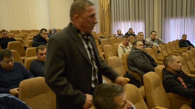 Калмыков Александр Николаевич. Реплика с места на собрании пчеловодов