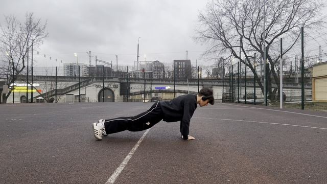 С инвентарём, подготовка. Алмазные отжимания