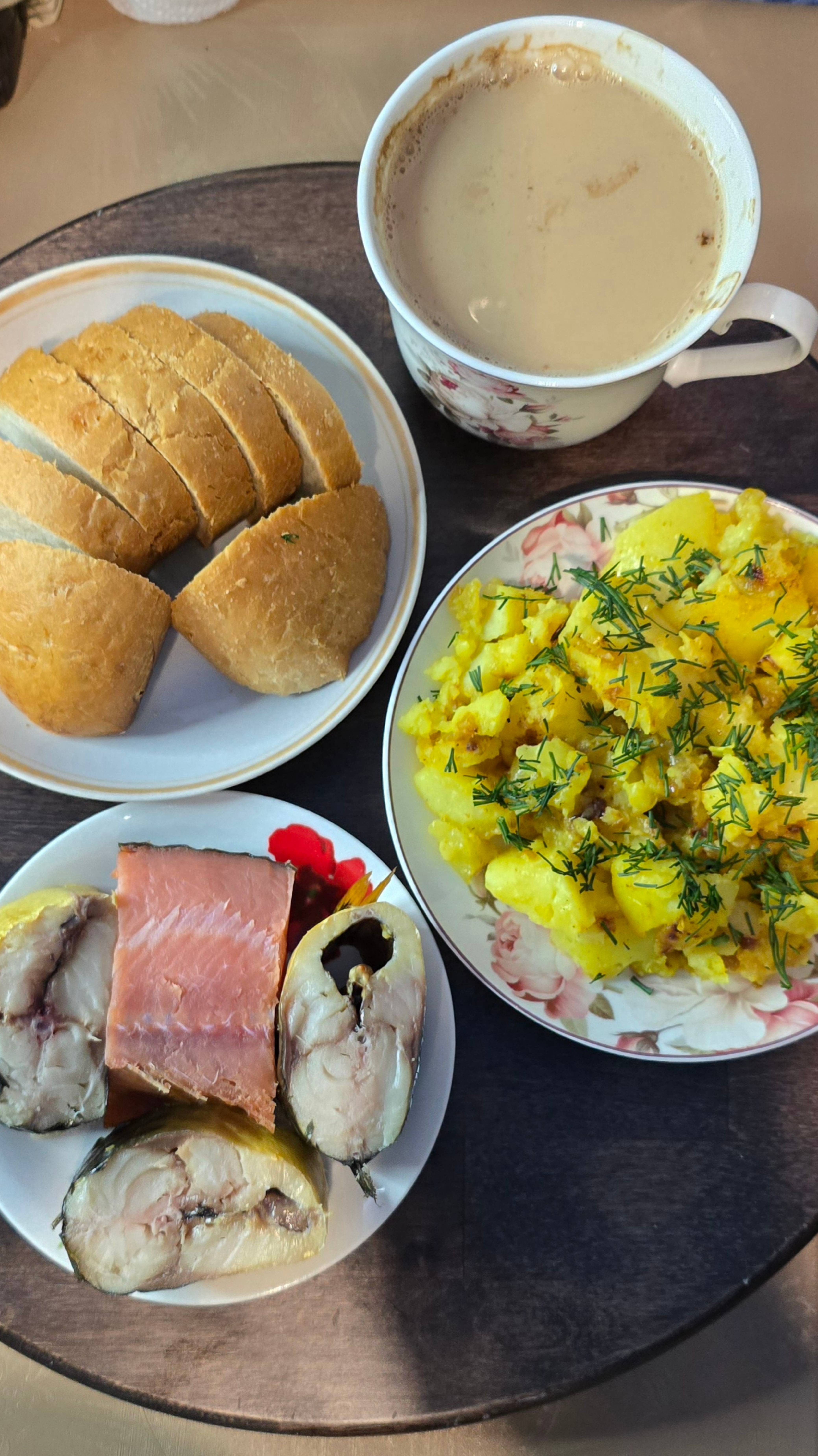 Мукбанг ☕️ еда 🥔
Картошка с рыбой 🐟
Рубрика Готовим вместе 👩🍳