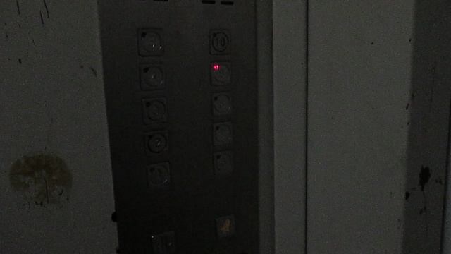 Лифт КМЗ-(1978 г. модер. Лифт-Сервис 2002 г. раб. с 2003 г.), V=0,71 м/с, Q=320 кг (1963)