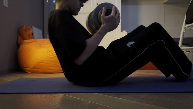 С инвентарём, подготовка. Косые скручивания