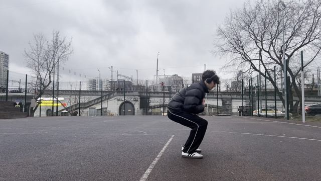 С инвентарём, без подготовки. Присед