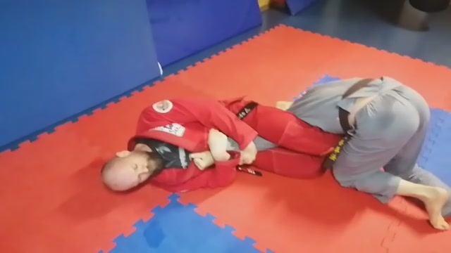 Сенсей Дмитрий Горбачев. Рычаг локтя после защиты противника. Три позиции