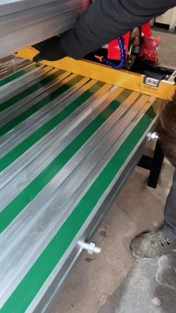 Проверяем точность плиткореза LETO TOOLS T10-12 и геометрию рабочего стола. Исправляем погрешность.