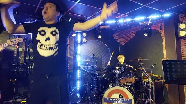 Играю с группой «Про 69 прО»