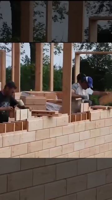 дом из деревянных досок с утеплитилем из стружек