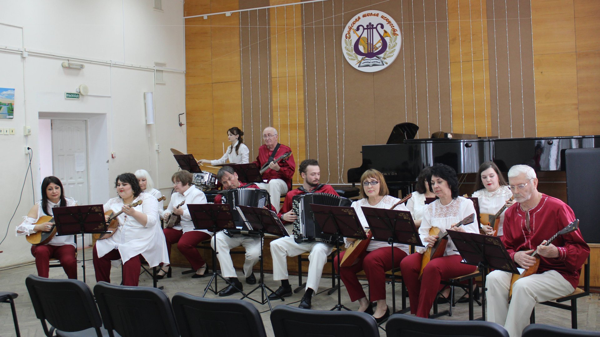 М. Товпенко. Парафраз на тему "Ой, при лужке". Исполняет ансамбль "Россияне".