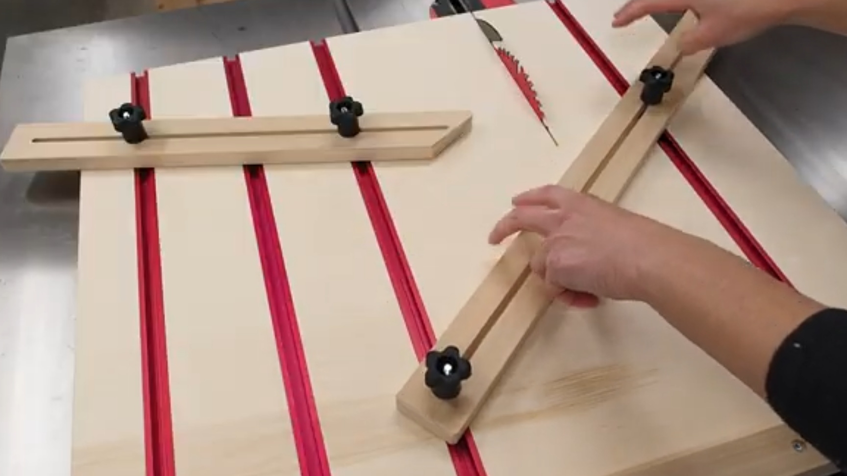 Приспособления для дисковой пилы.