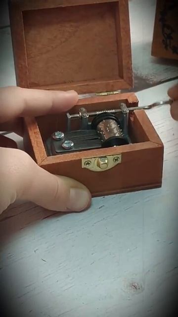 Музыкальный подарок Музыкальная деревянная шкатулка-шарманка