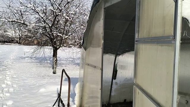 Вот это намело/Чистим теплицы/Пришлось ее связать/Не делайте из нас монстров