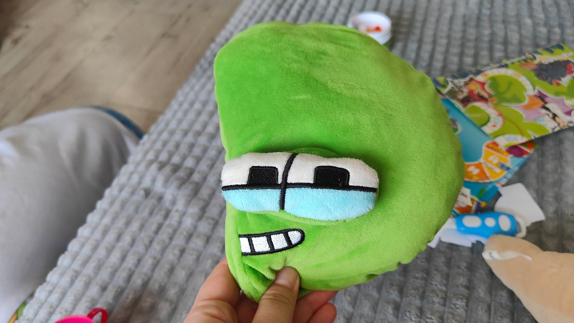 играем с детьми в мягкие буквы алфавита лор, алфавит лора, alphabet lore для детей