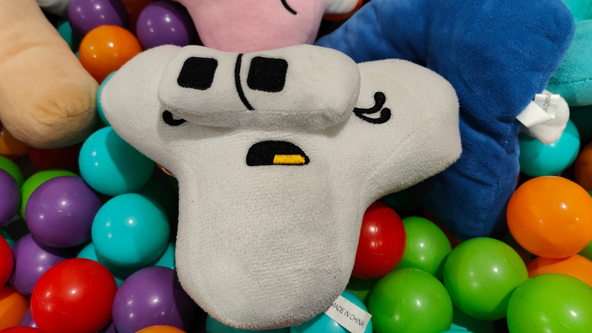 буква Y алфавит лор мягкая игрушка лля детей, играем с детьми в алфавит лора, alphabet lore