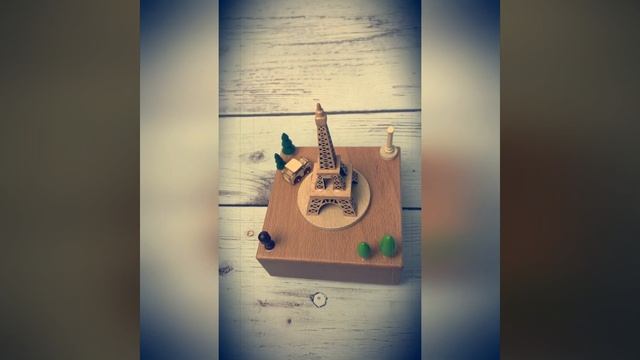 Шкатулка заводная карусель Эйфелева Башня