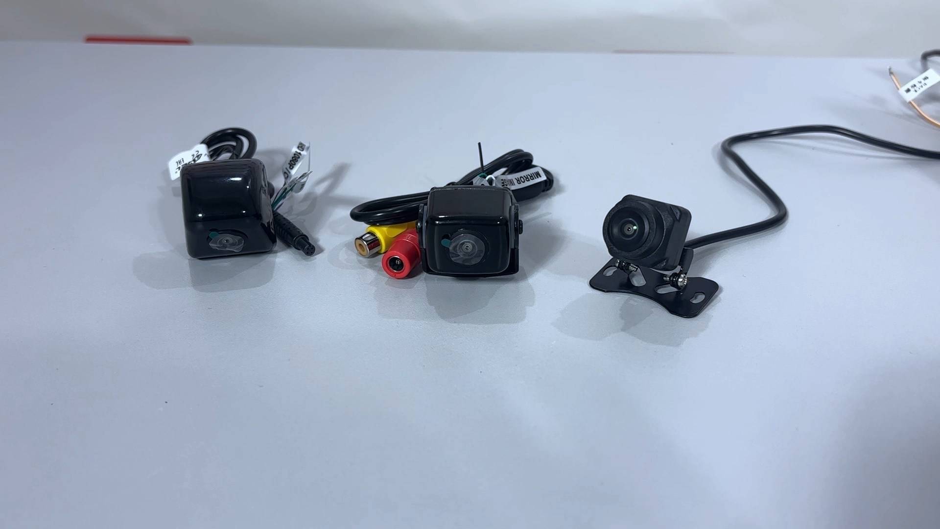 Универсальная камера переднего/ заднего вида с переключателем AHD/CVBS AVS330CPR