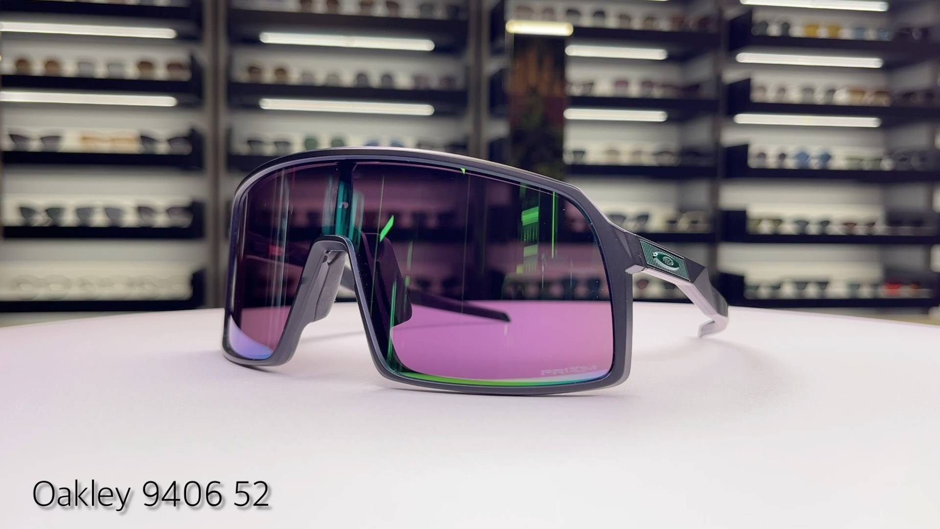 Приобретайте спортивные очки в СтокОптика. На обзоре - Oakley Sutro 9406 52