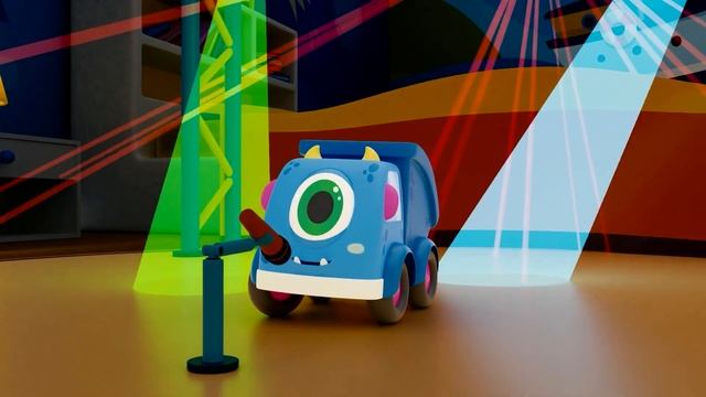 Басси упал с горки! Песенки для малышей — Мультики для детей Машинки Мокас