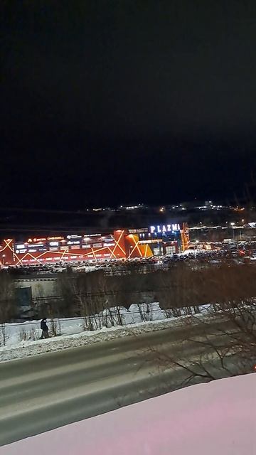 По пути в торговый центр PLAZMA г.Мурманск
