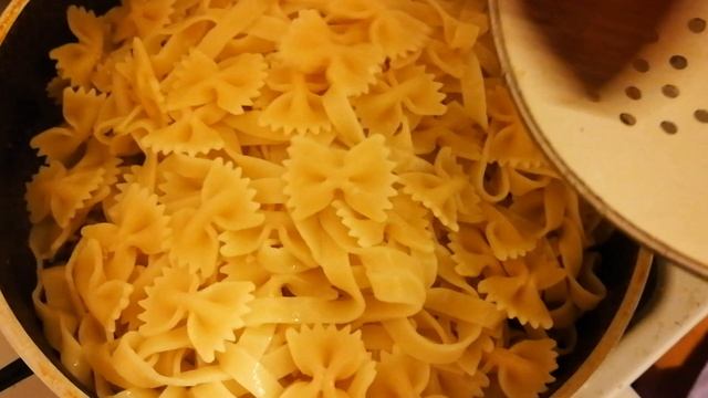 Готовим макароны с соусом болоньезе. Быстрый рецепт из пачки