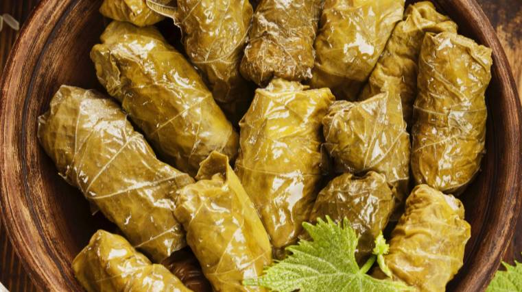 Пакора из виноградных листьев.