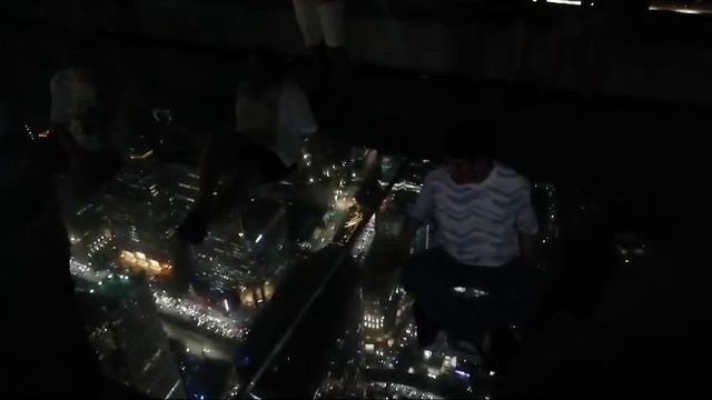 г. Бангкок. На небоскребе MahaNakhon. Стеклянный пол.