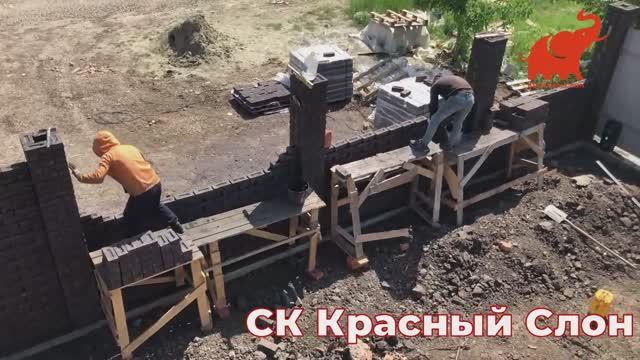 ВОЗВОДИМ ЗАБОР С КИРПИЧА РУЧНОЙ ФОРМОВКИ