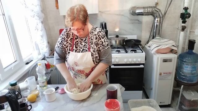 Заболела/Испекла ржаной хлеб/Наготовила запасов