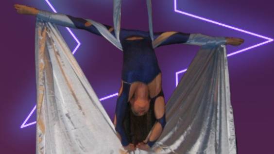 Воздушная гимнастка Любовь Соколова номер "Всплеск" (Крокус Сити)