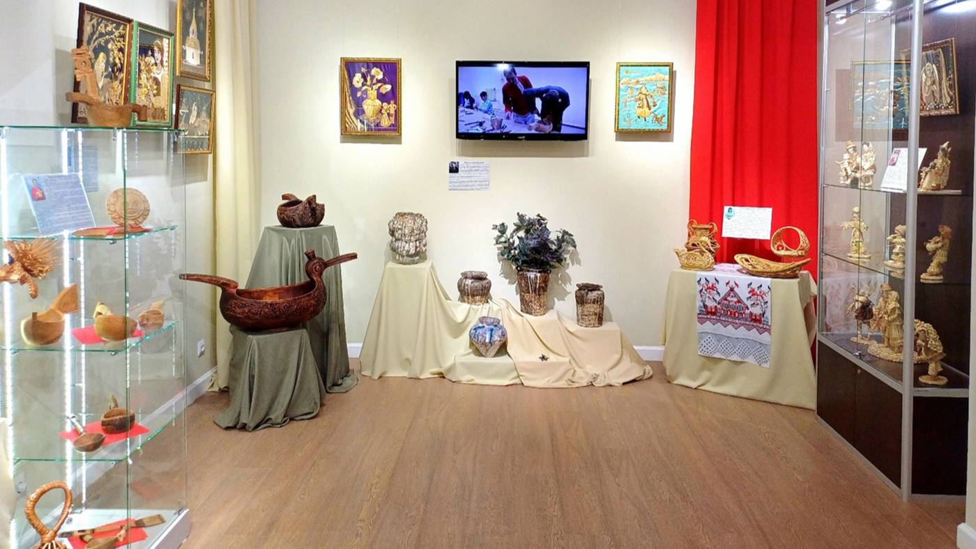 Экскурсия по выставке «Мастерами славится наша земля»