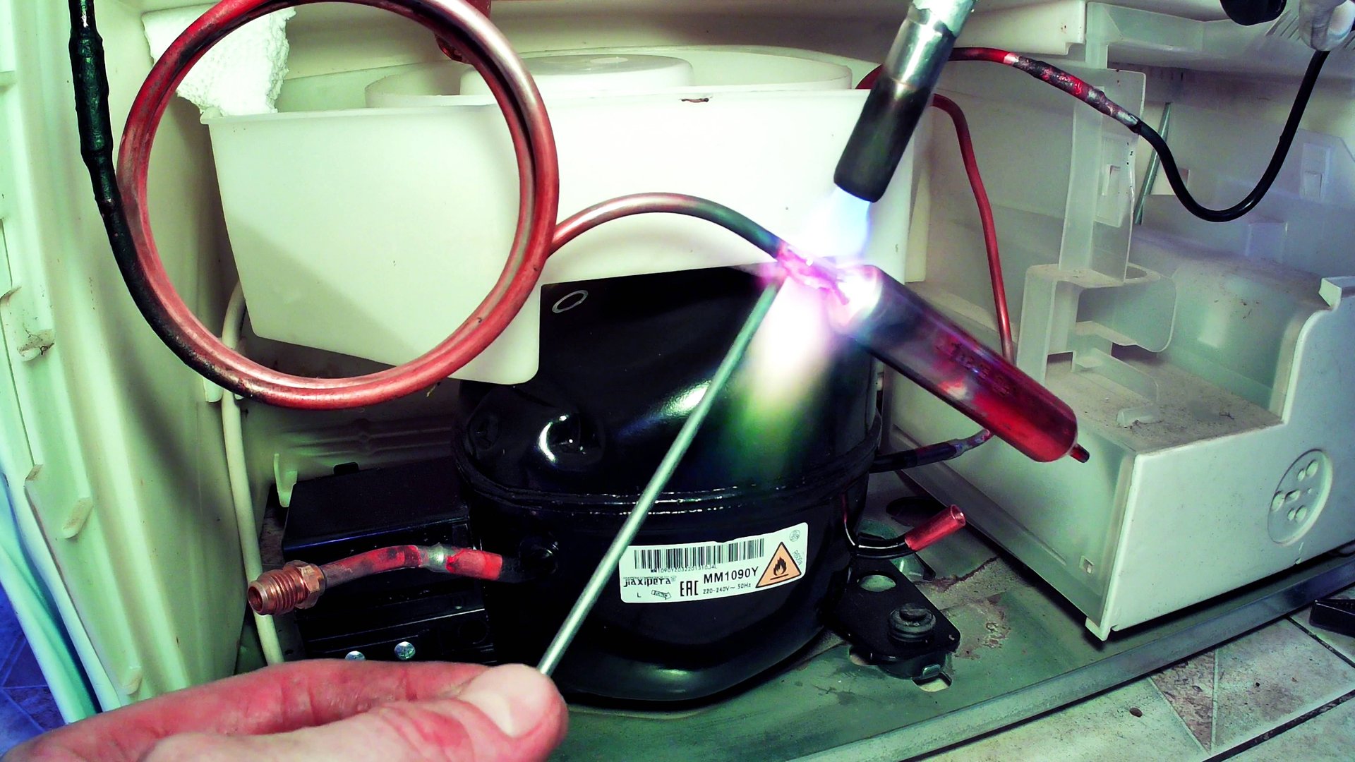 Устранение утечки фреона на холодильнике Liebherr