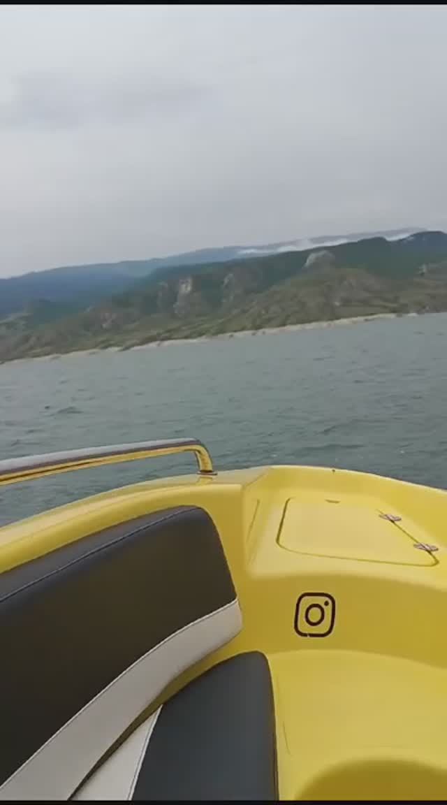 Дагестан. Чиркейское водохранилище.. Гонки на катере.2