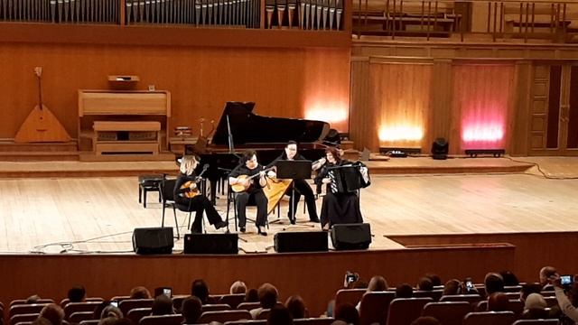 Зинаида Басенко Парафраз на тему песни Т. Хренникова «Московские окна»