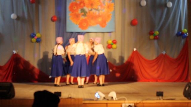 Танец "Кумушки" - группа "Фантазия" - руководитель Надежда Матвеева
