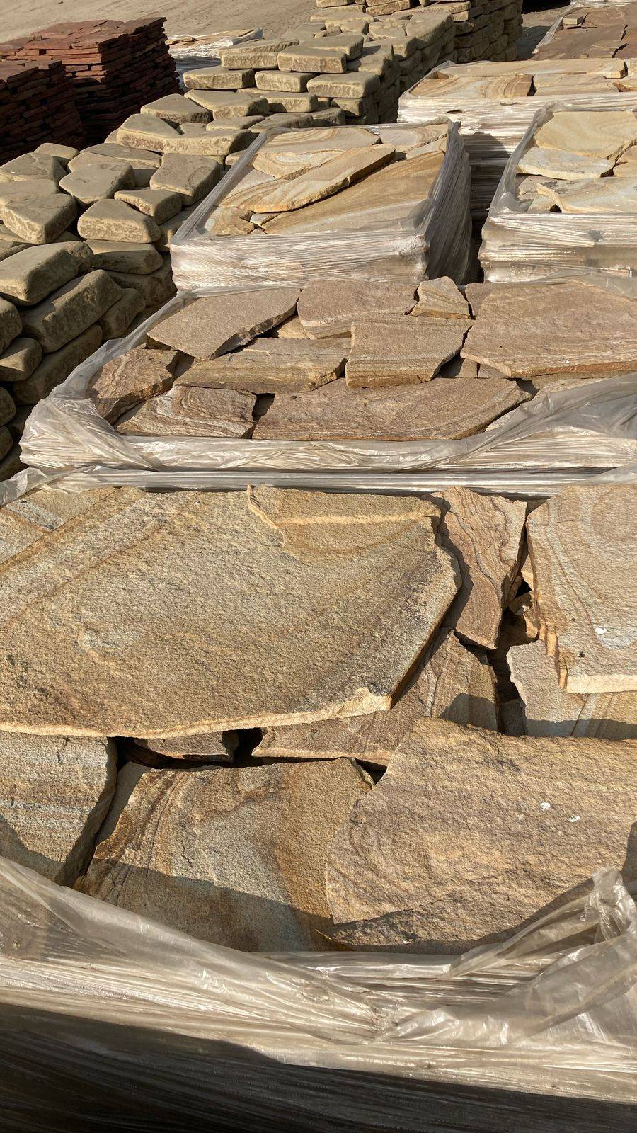 Плитняк Ясень 136. Это единственный камень коричневого (каштанового) цвета.