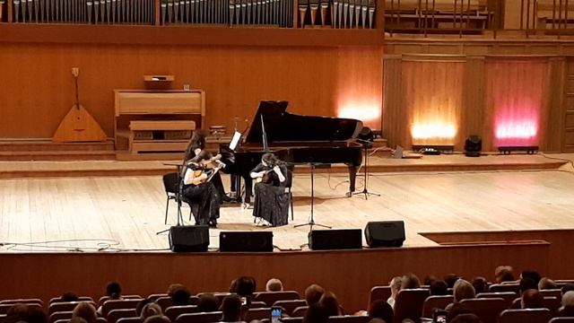 Александр Шалов "Во лесочке комарочков много уродилось»