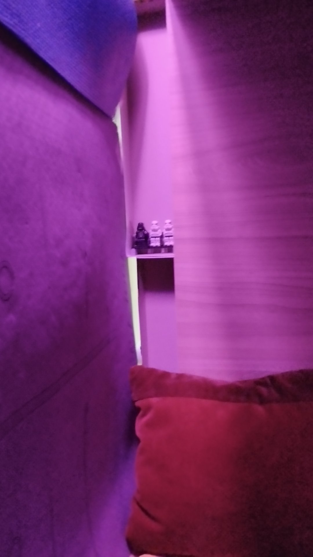 секретная комната в кровати.