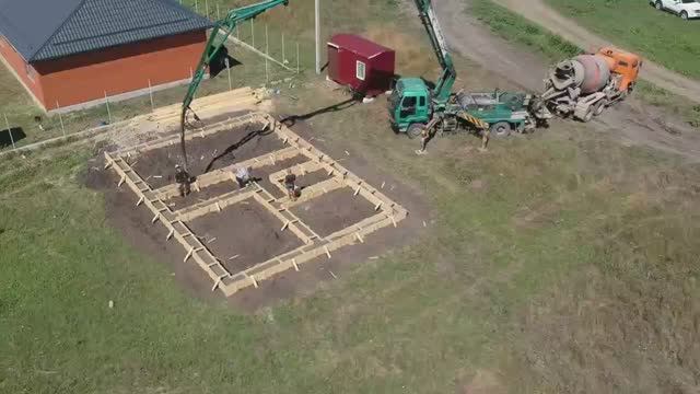 ЗАЛИВКА ЛЕНТОЧНОГО ФУНДАМЕНТА