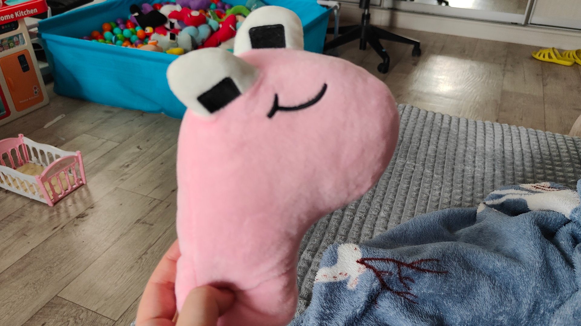 мягкая игрушка буква алфавита лор Р для детей, играем, alphabet lore