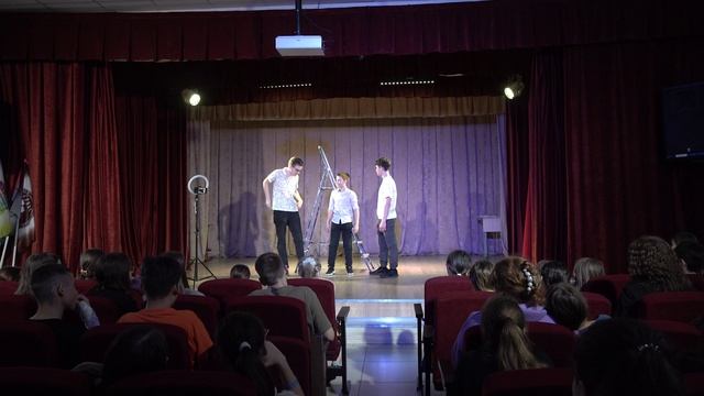 Спектакль «Миниатюры школьной жизни», коллектив «Ветер перемен»