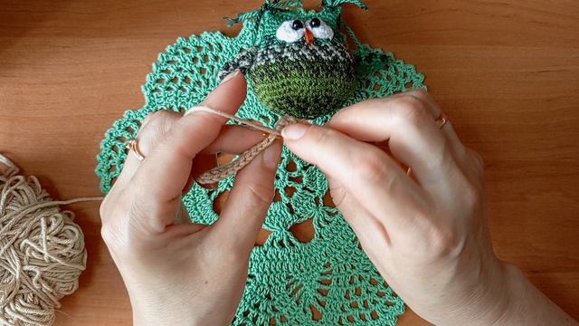 Учимся вязать крючком.Столбики с накидом. Второй ряд.