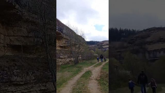 Путешествие в КМВ, Кисловодск апрель 2022, поход на Лермонтов скалу и окрестности, день третий.