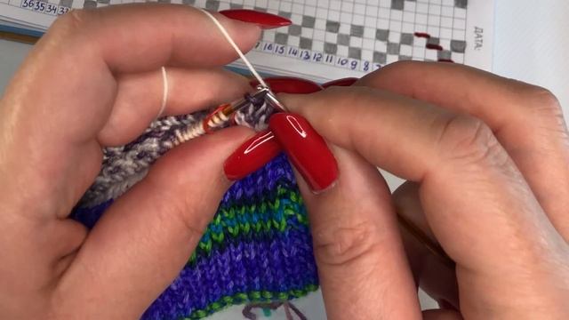 Жаккард по кругу без ступенек в начале ряда. Вяжем спицами без стыков и заметных переходов