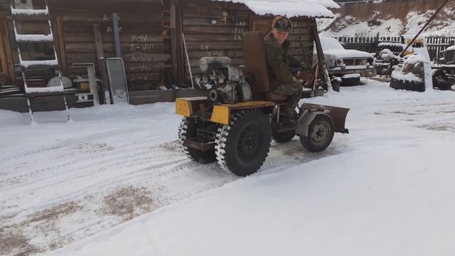 чистка снега после реконструкции в режиме трактора